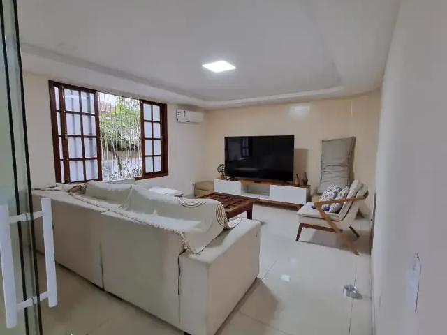 Casa / Sobrado para Venda em Angra dos Reis/RJ Parque das Palmeiras 4 Quartos