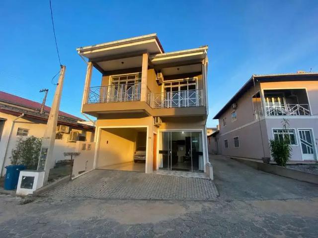 Casa / Sobrado para Venda em Antônio Carlos/SC Centro 3 Quartos