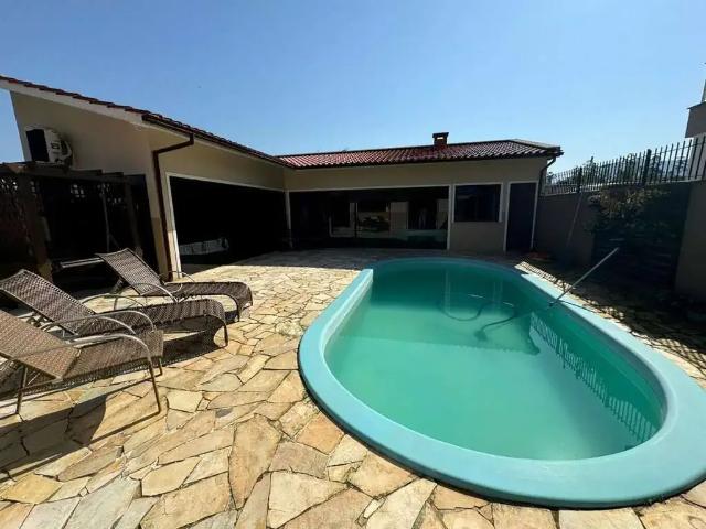 Casa / Sobrado para Venda em Antônio Carlos/SC Centro 3 Quartos