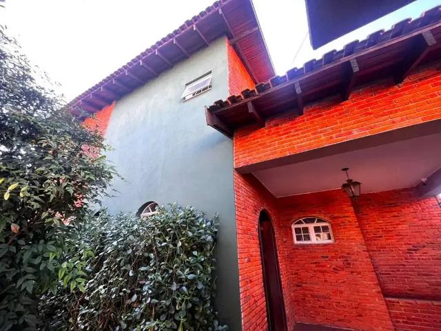 Casa / Sobrado para Venda em Assis/SP Centro 4 Quartos