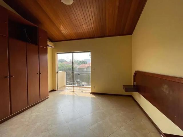 Casa / Sobrado para Venda em Assis/SP Centro 5 Quartos