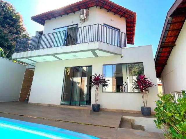 Casa / Sobrado para Venda em Assis/SP Centro 5 Quartos