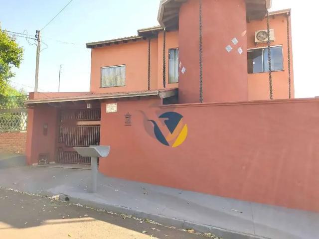 Casa / Sobrado para Venda em Assis/SP Centro 5 Quartos