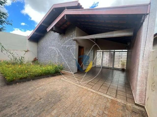 Casa / Sobrado para Venda em Assis/SP Centro 3 Quartos