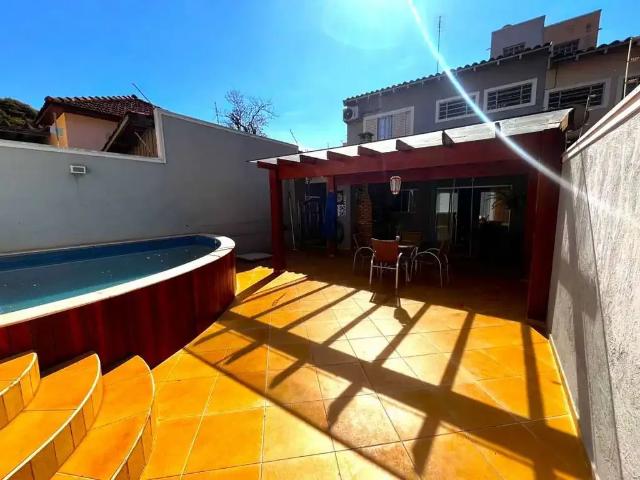 Casa / Sobrado para Venda em Assis/SP Centro 3 Quartos
