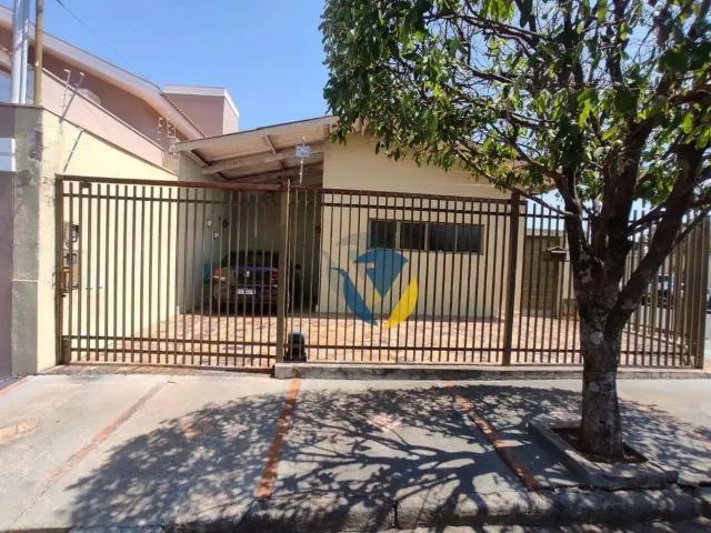 Casa / Sobrado para Venda em Assis/SP Centro 3 Quartos