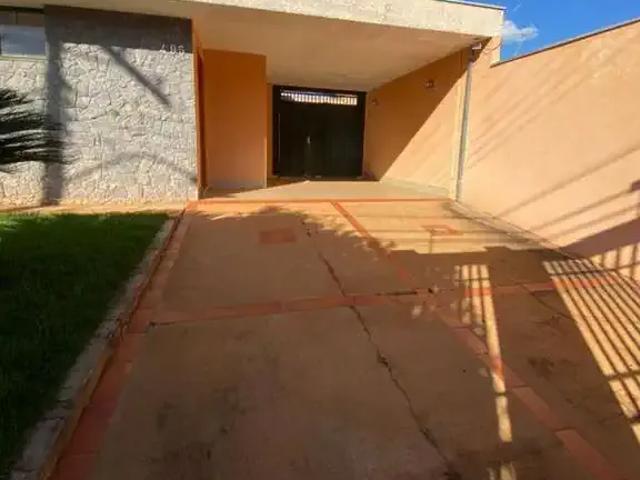 Casa / Sobrado para Venda em Assis/SP Vila Central 4 Quartos