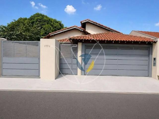 Casa / Sobrado para Venda em Assis/SP Vila Tênis Clube 3 Quartos