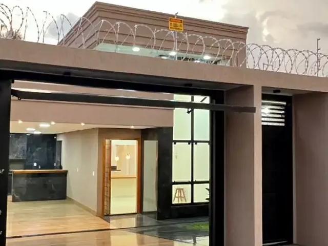 Casa / Sobrado para Venda em Aparecida de Goiânia/GO Cardoso 3 Quartos