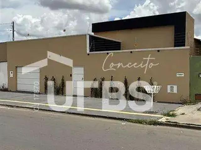 Casa / Sobrado para Venda em Aparecida de Goiânia/GO Cardoso 4 Quartos
