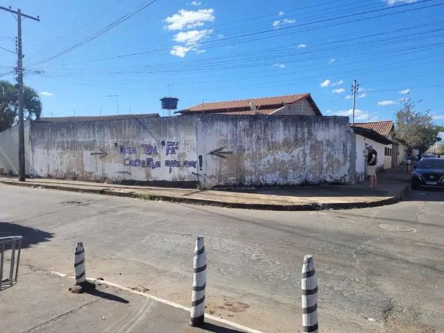Casa / Sobrado para Venda em Aparecida de Goiânia/GO Cidade Satélite São Luiz 4 Quartos