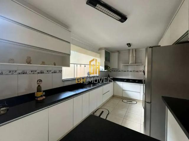 Casa / Sobrado para Venda em Aparecida de Goiânia/GO Garavelo Residencial Park 3 Quartos