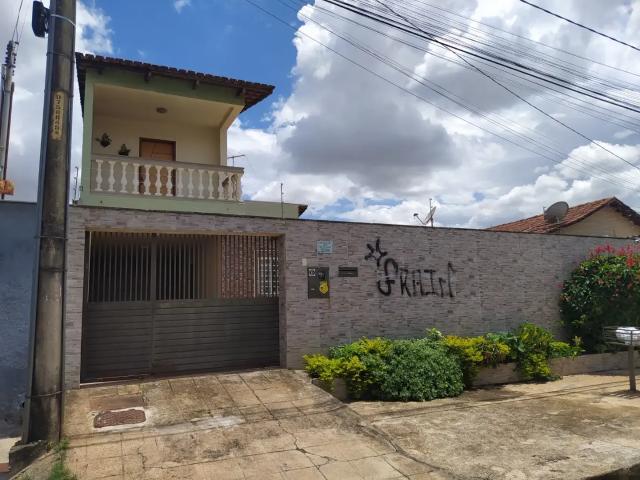 Casa / Sobrado para Venda em Aparecida de Goiânia/GO Ilda 4 Quartos