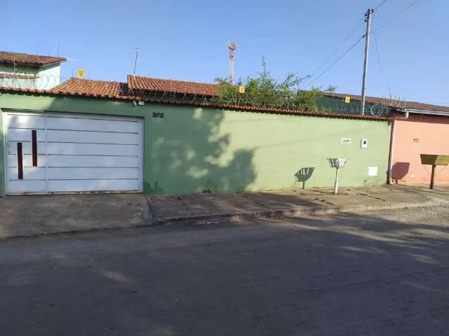 Casa / Sobrado para Venda em Aparecida de Goiânia/GO Jardim Tropical 3 Quartos