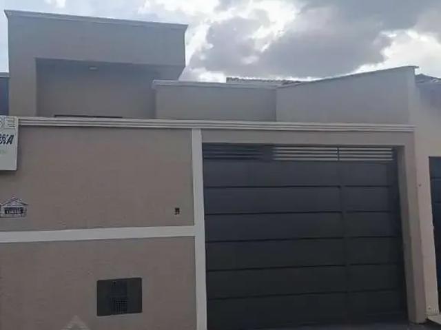 Casa / Sobrado para Venda em Aparecida de Goiânia/GO Jardim Tropical 3 Quartos