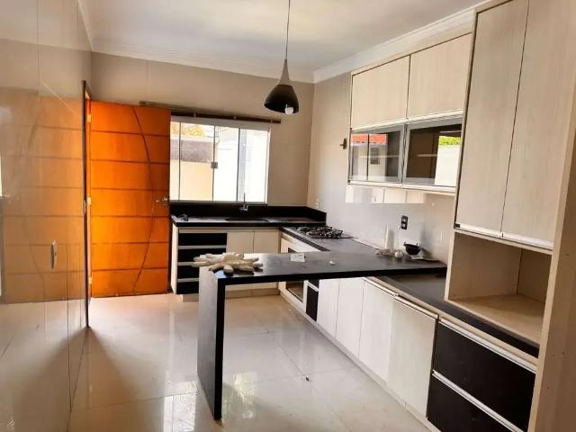 Casa / Sobrado para Venda em Aparecida de Goiânia/GO Jardim Helvécia 3 Quartos