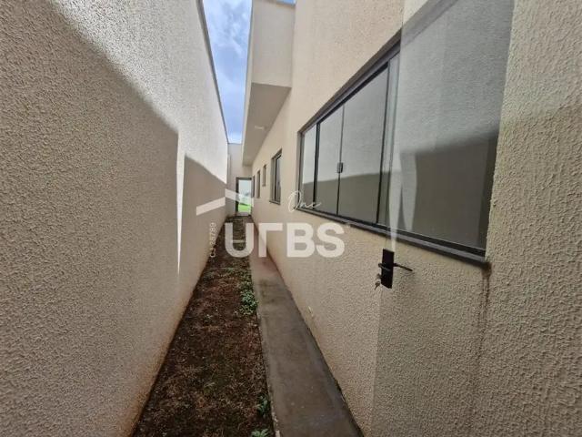 Casa / Sobrado para Venda em Aparecida de Goiânia/GO Jardim Mont Serrat 3 Quartos