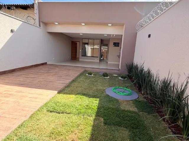 Casa / Sobrado para Venda em Aparecida de Goiânia/GO Parque Itatiaia 3 Quartos