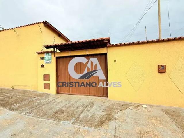 Casa / Sobrado para Venda em Aparecida de Goiânia/GO Residencial Cândido Queiroz 3 Quartos