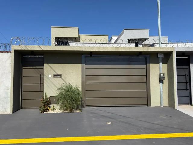 Casa / Sobrado para Venda em Aparecida de Goiânia/GO Residencial Cândido Queiroz 3 Quartos