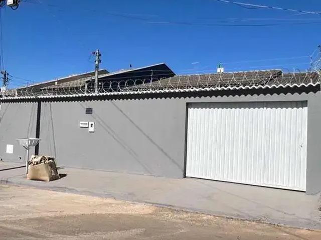 Casa / Sobrado para Venda em Aparecida de Goiânia/GO Setor Aeroporto Sul 3 Quartos
