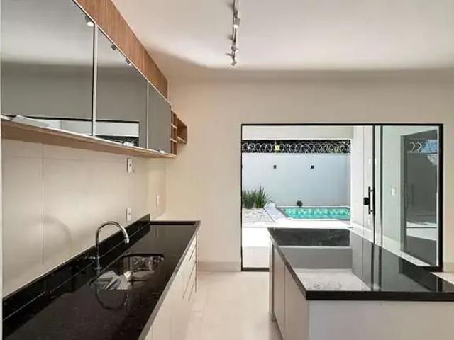 Casa / Sobrado para Venda em Aparecida de Goiânia/GO Setor Central 3 Quartos
