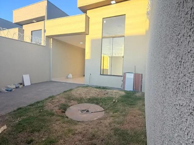 Casa / Sobrado para Venda em Aparecida de Goiânia/GO Setor Comendador Walmor 3 Quartos