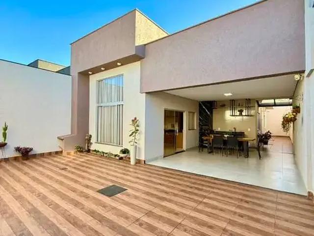 Casa / Sobrado para Venda em Aparecida de Goiânia/GO Setor dos Bandeirantes 3 Quartos