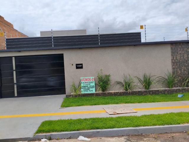 Casa / Sobrado para Venda em Aparecida de Goiânia/GO Setor Garavelo 3 Quartos