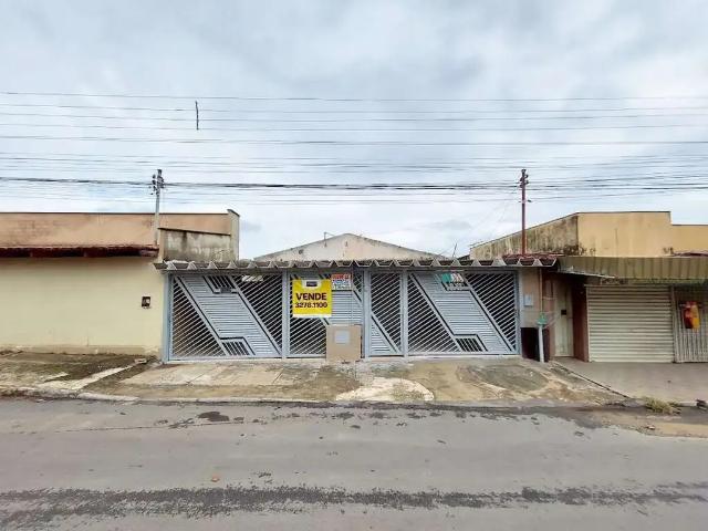 Casa / Sobrado para Venda em Aparecida de Goiânia/GO Setor Garavelo 3 Quartos