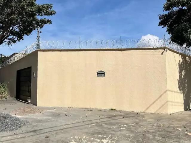 Casa / Sobrado para Venda em Aparecida de Goiânia/GO Setor Santo André 3 Quartos