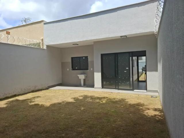Casa / Sobrado para Venda em Aparecida de Goiânia/GO Vila Oliveira 2 Quartos