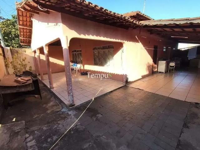 Casa / Sobrado para Venda em Aparecida de Goiânia/GO Vila São Tomaz 4 Quartos