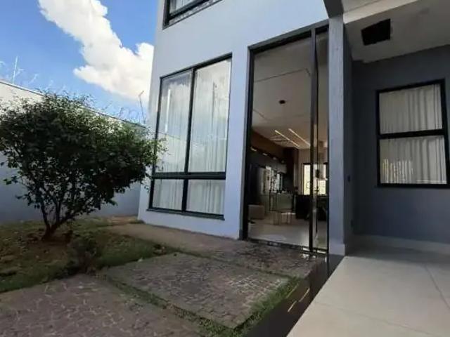Casa / Sobrado para Venda em Aparecida de Goiânia/GO Vila Sul 4 Quartos