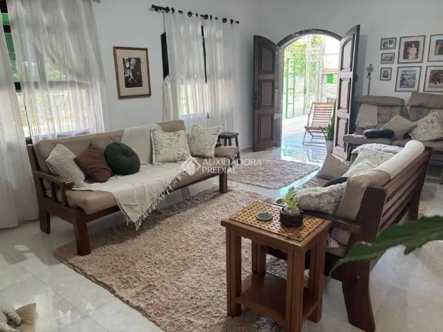 Casa / Sobrado para Venda em Aparecida/SP Jardim Paraíba 3 Quartos