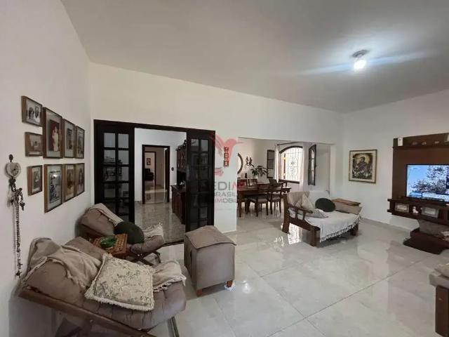 Casa / Sobrado para Venda em Aparecida/SP Jardim Paraíba 3 Quartos