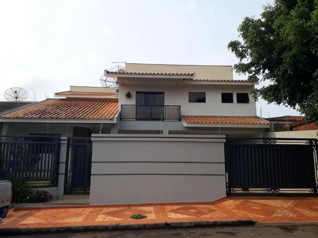 Casa / Sobrado para Venda em Apucarana/PR Núcleo Habitacional Adriano Correia 4 Quartos