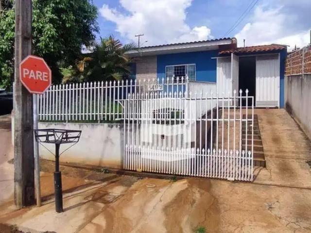 Casa / Sobrado para Venda em Apucarana/PR Residencial Interlagos 3 Quartos