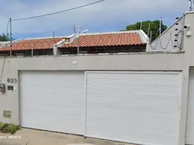 Casa / Sobrado para Venda em Aquiraz/CE Prainha 3 Quartos