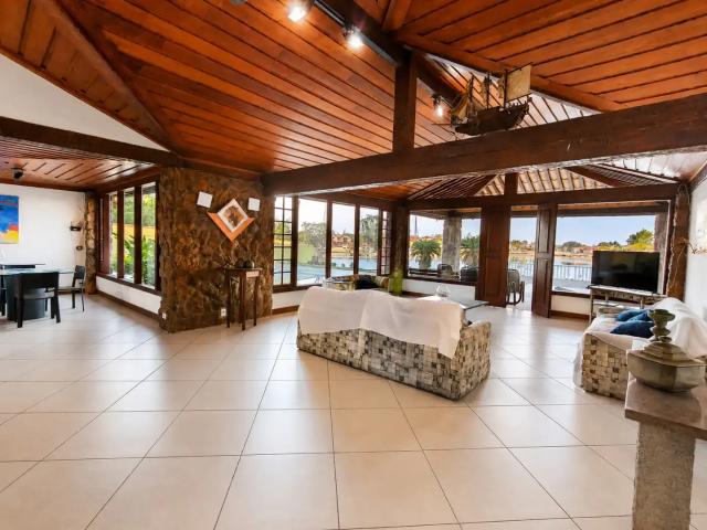 Casa / Sobrado para Venda em Armação dos Búzios/RJ Marina 5 Quartos