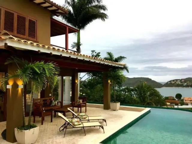 Casa / Sobrado para Venda em Armação dos Búzios/RJ Ferradura 5 Quartos