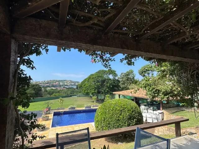 Casa / Sobrado para Venda em Armação dos Búzios/RJ Ferradura 5 Quartos