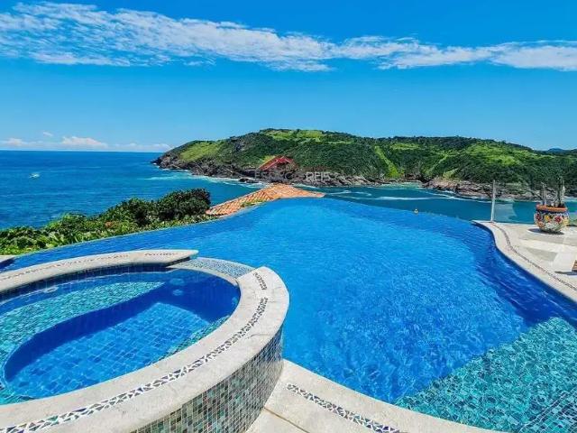 Casa / Sobrado para Venda em Armação dos Búzios/RJ Ferradura 6 Quartos