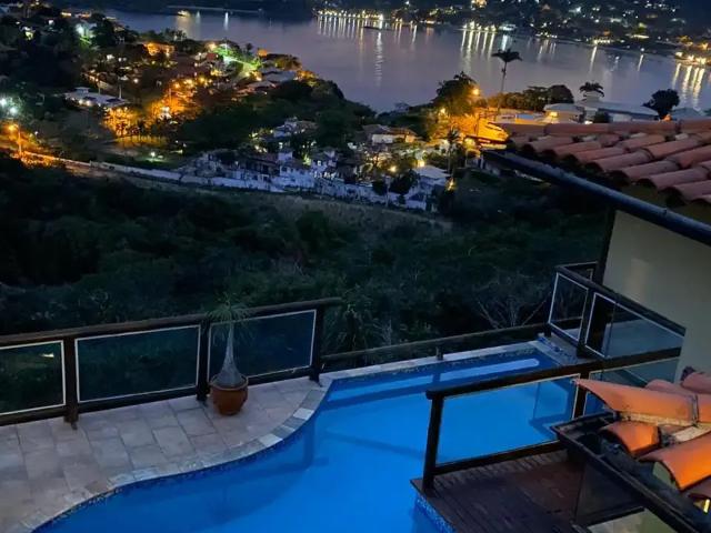 Casa / Sobrado para Venda em Armação dos Búzios/RJ Ferradura 8 Quartos