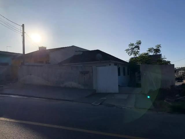 Casa / Sobrado para Venda em Araucária/PR Cachoeira 4 Quartos