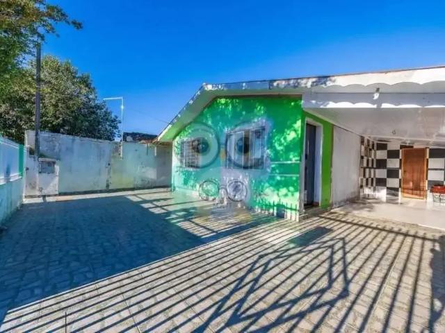 Casa / Sobrado para Venda em Araucária/PR Costeira 4 Quartos