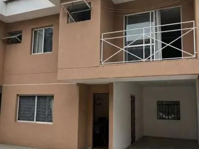 Casa / Sobrado para Venda em Araucária/PR Costeira 3 Quartos