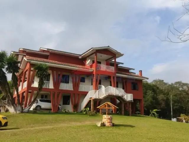 Casa / Sobrado para Venda em Araucária/PR Faxinal 9 Quartos