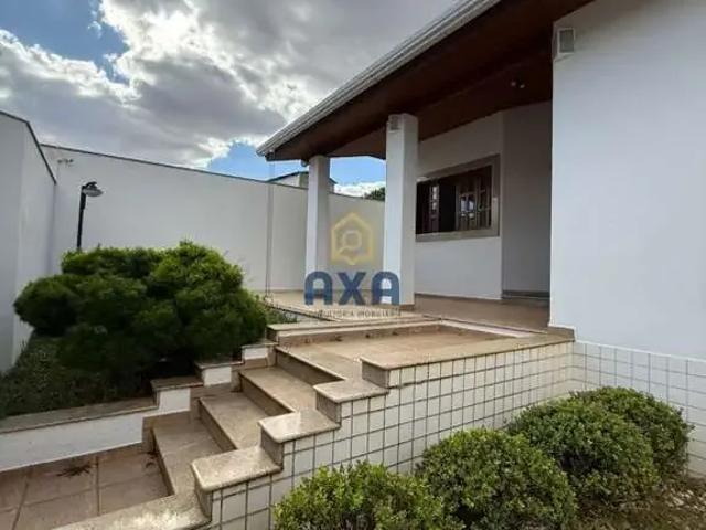 Casa / Sobrado para Venda em Araxá/MG Centro 4 Quartos