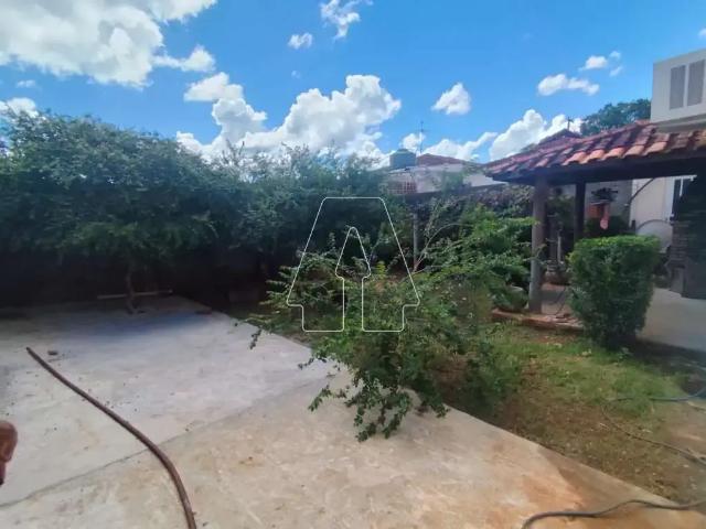 Casa / Sobrado para Venda em Araçatuba/SP Bairro das Bandeiras 3 Quartos
